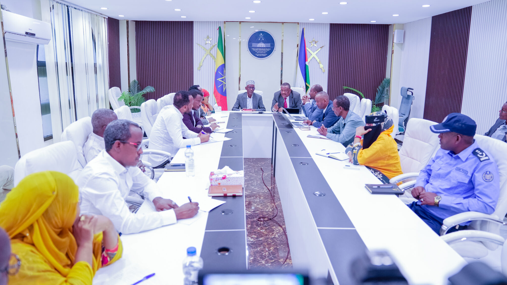 አፋር፦ የሰብአዊ መብቶች ሁኔታ ላይ ከክልሉ ከፍተኛ የመንግሥት የሥራ ኃላፊዎች ጋር የተካሄደ ውይይት ...